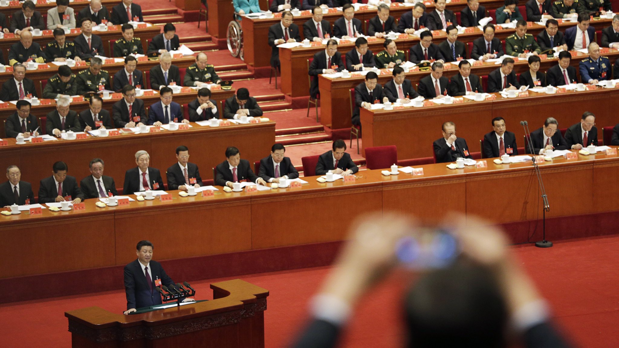 China to look at changing its constitution