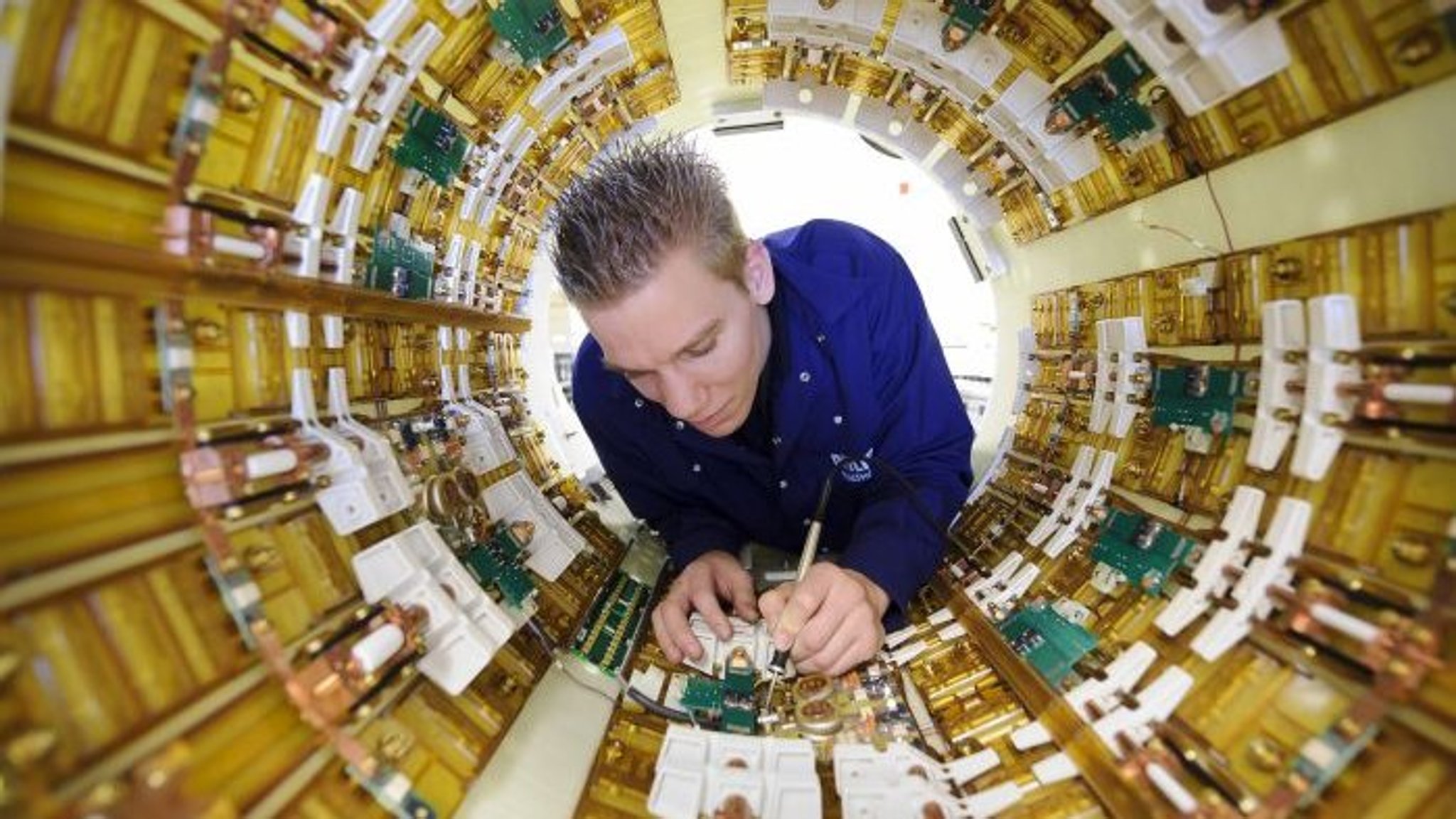 Philips to spin off lighting arm and step up medical tech drive