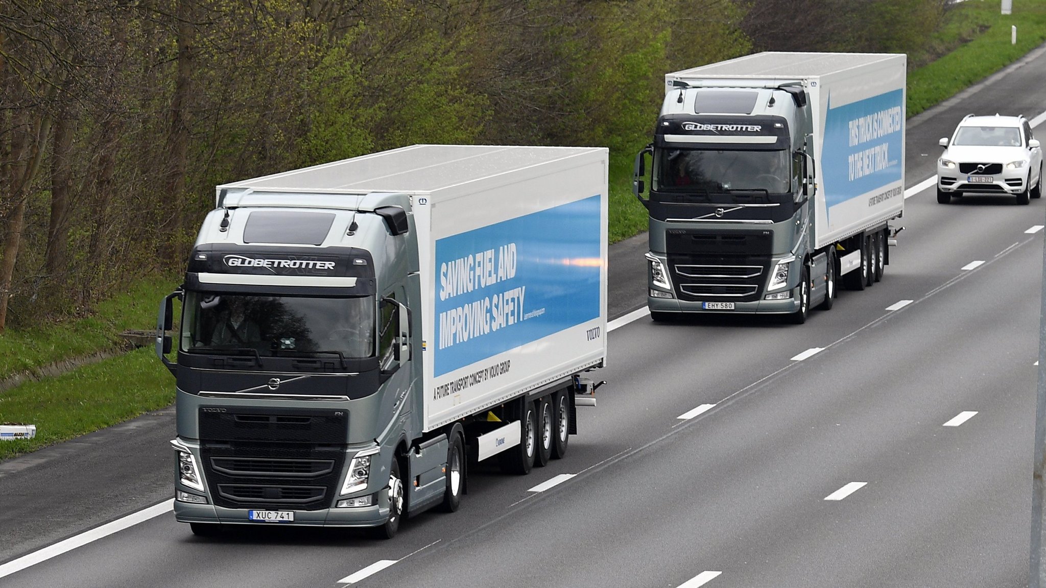 Self-driving lorries to be tested in UK next year