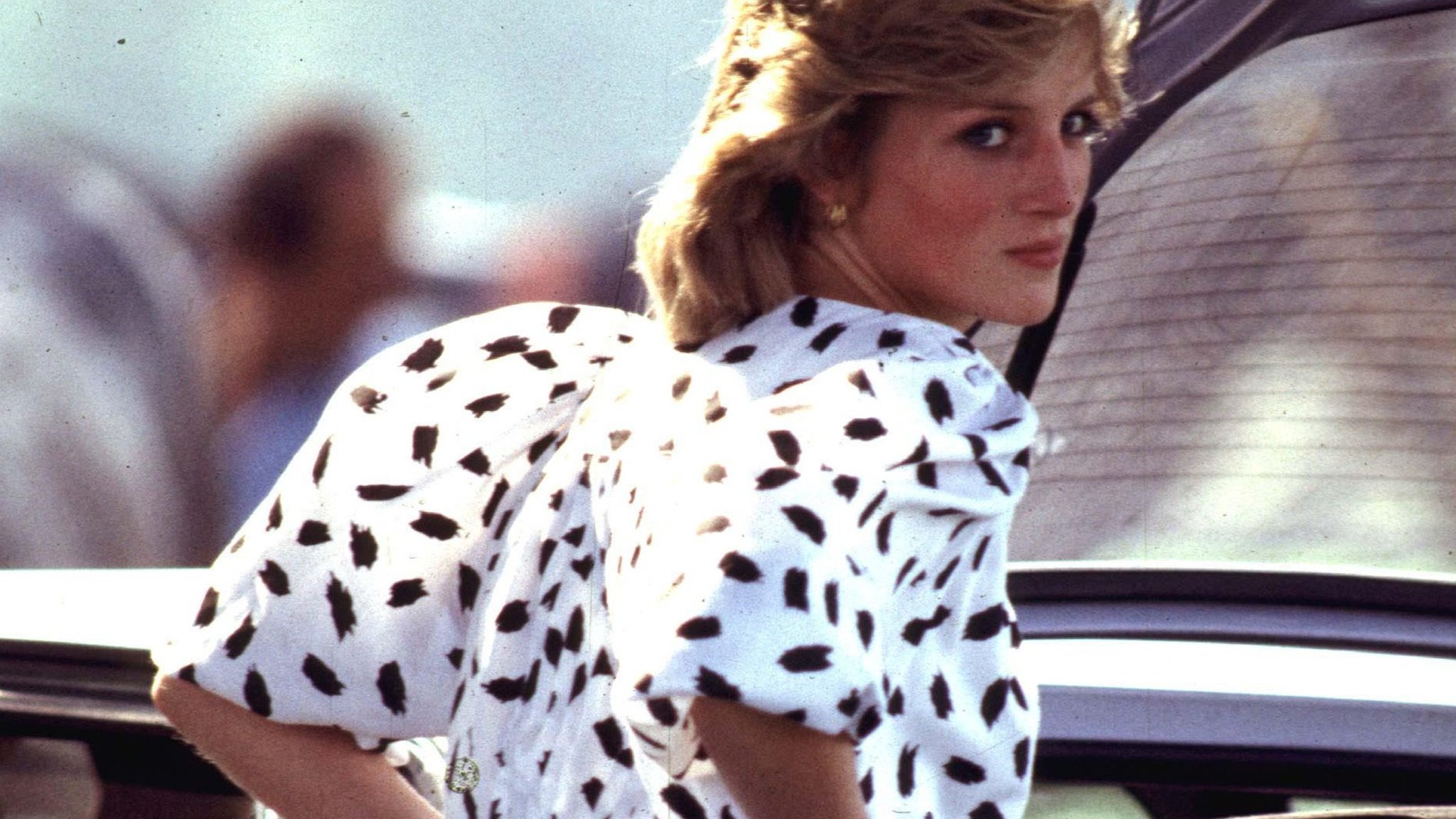 Back to the 1980s: Lady Di style comes full-circle