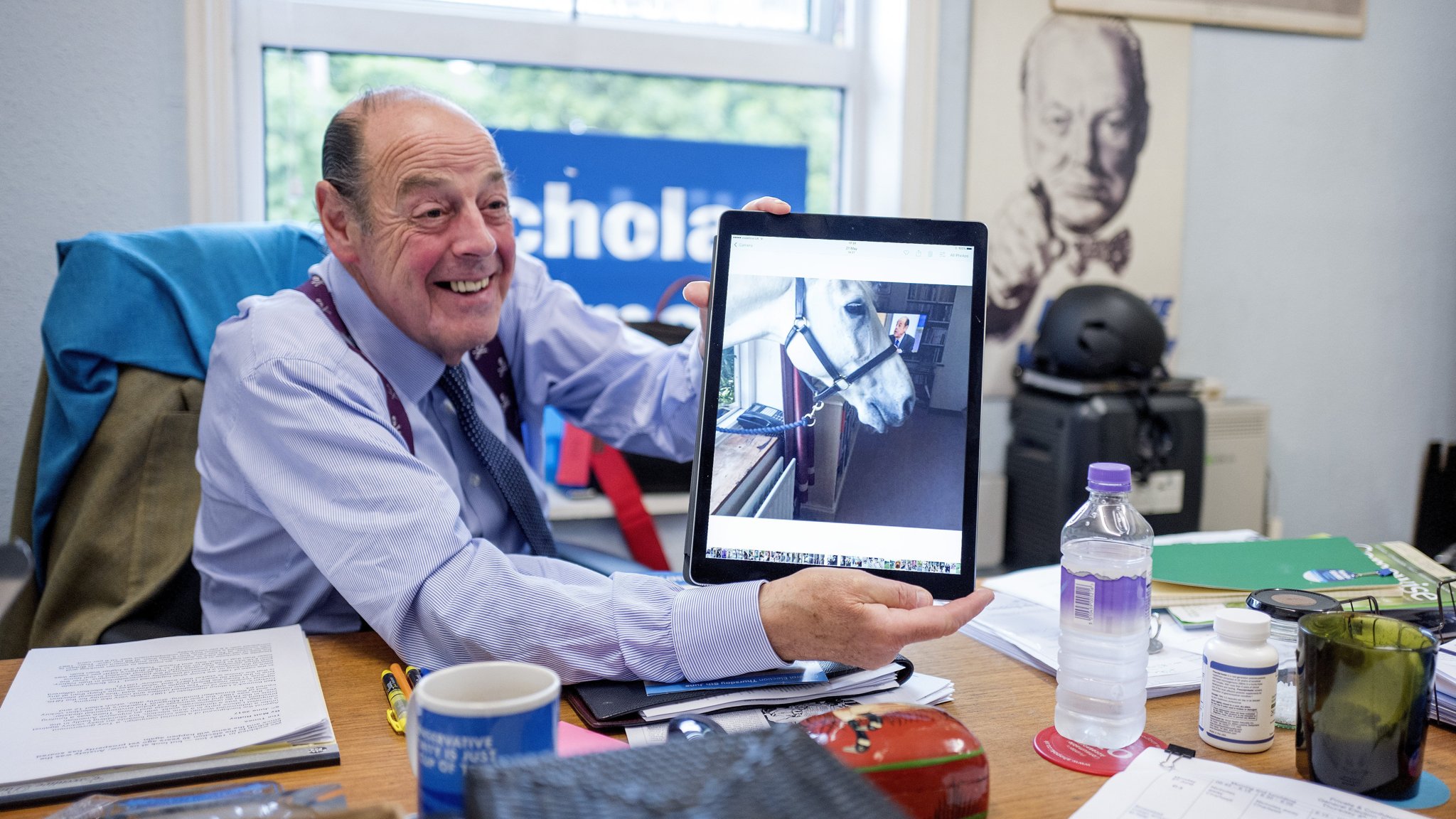 Nicholas Soames saddles up for final dash in UK general election