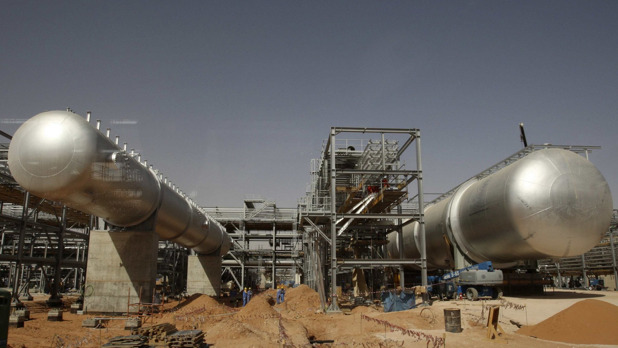 Protracted oil slump exposes Saudi Arabia’s economic vulnerability