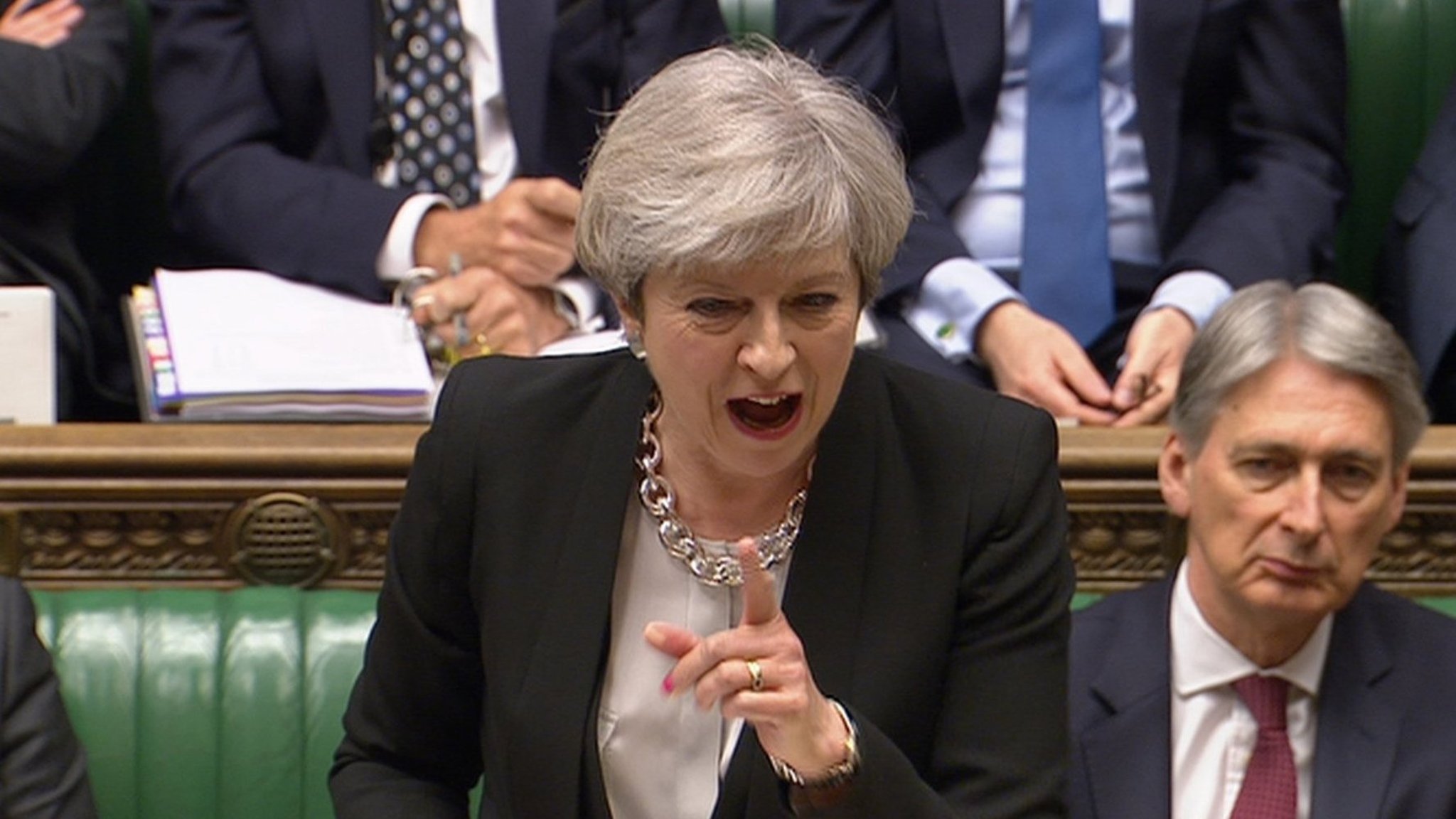 Theresa May wins backing from parliament for snap UK election