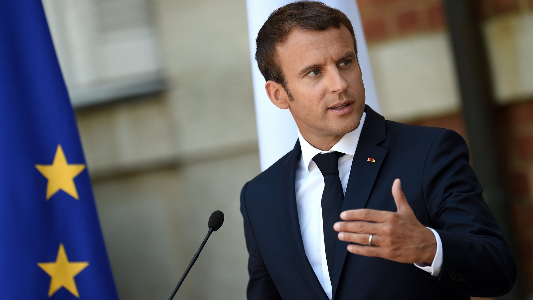Emmanuel Macron heads east in bid for EU labour reform