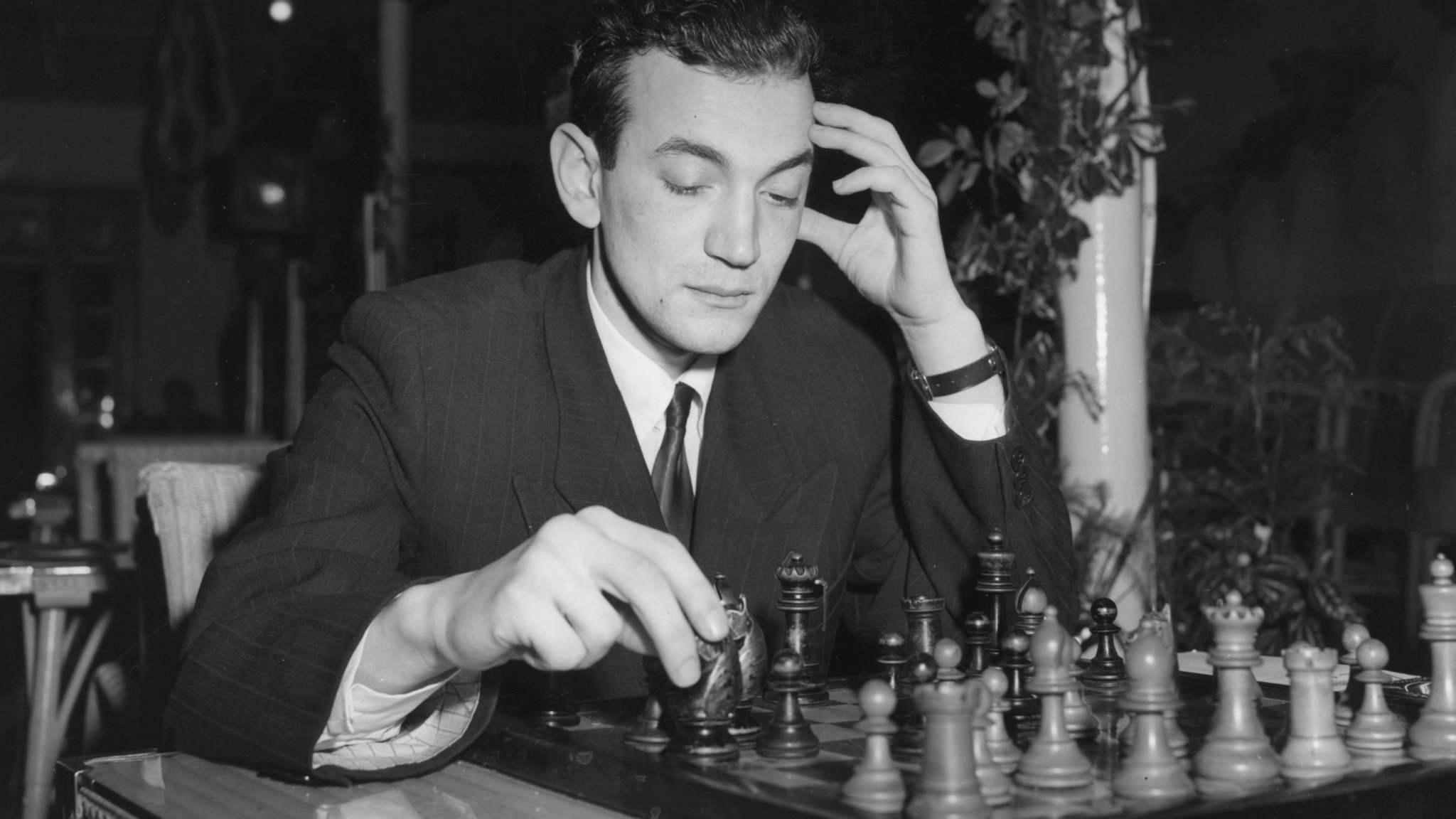 Viktor Korchnoi, chess player and cold war defector, 1931-2016