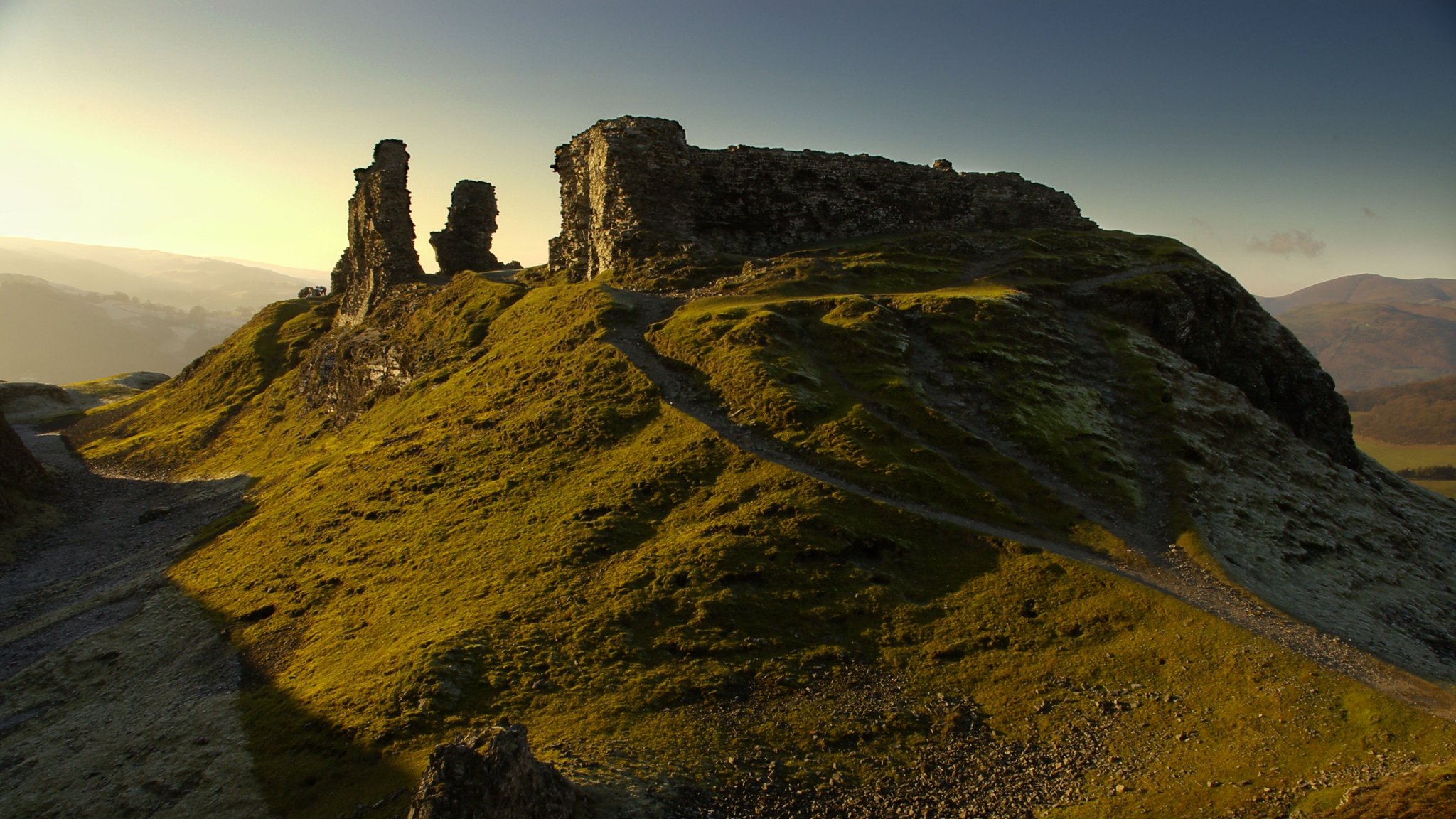 Exploring hillforts in the British Isles