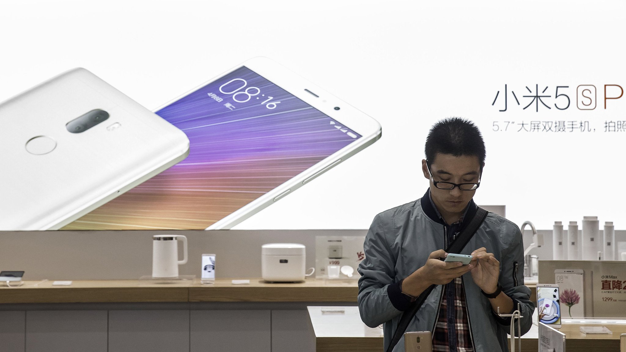 Chinese smartphone makers dial into Europe