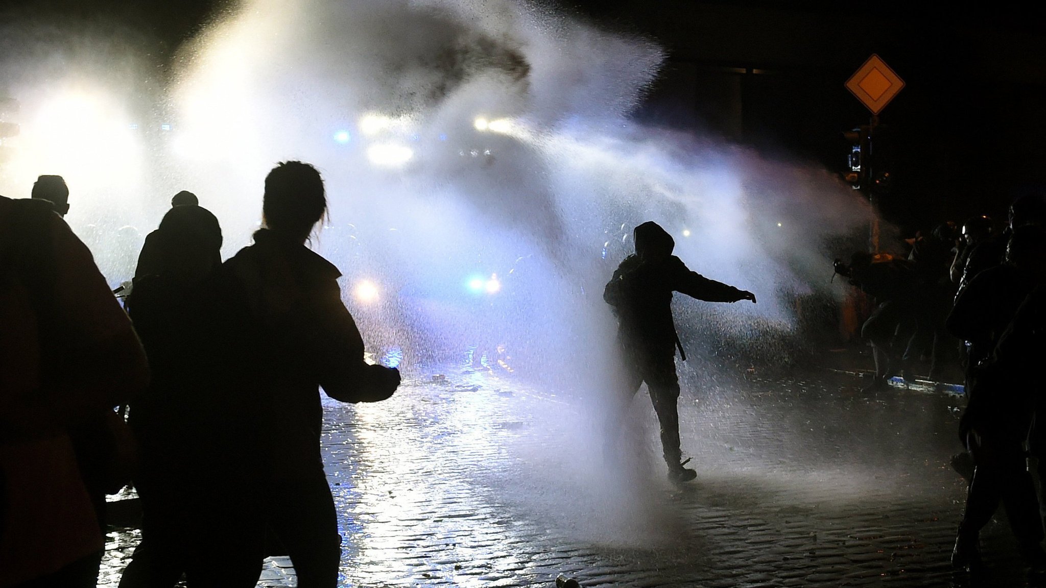 Recriminations begin over G20 violence in Hamburg