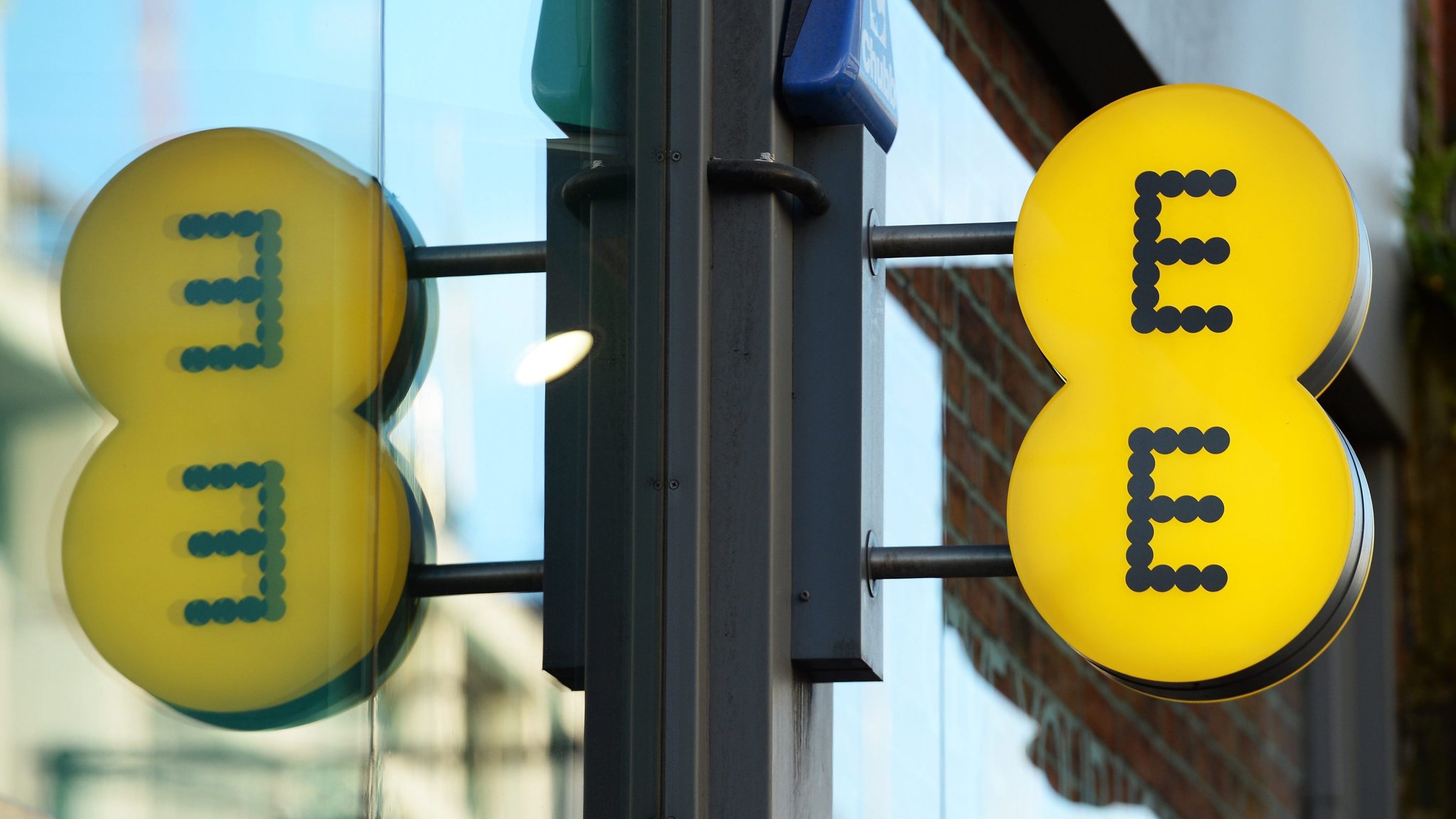 BT set to bring EE within consumer group