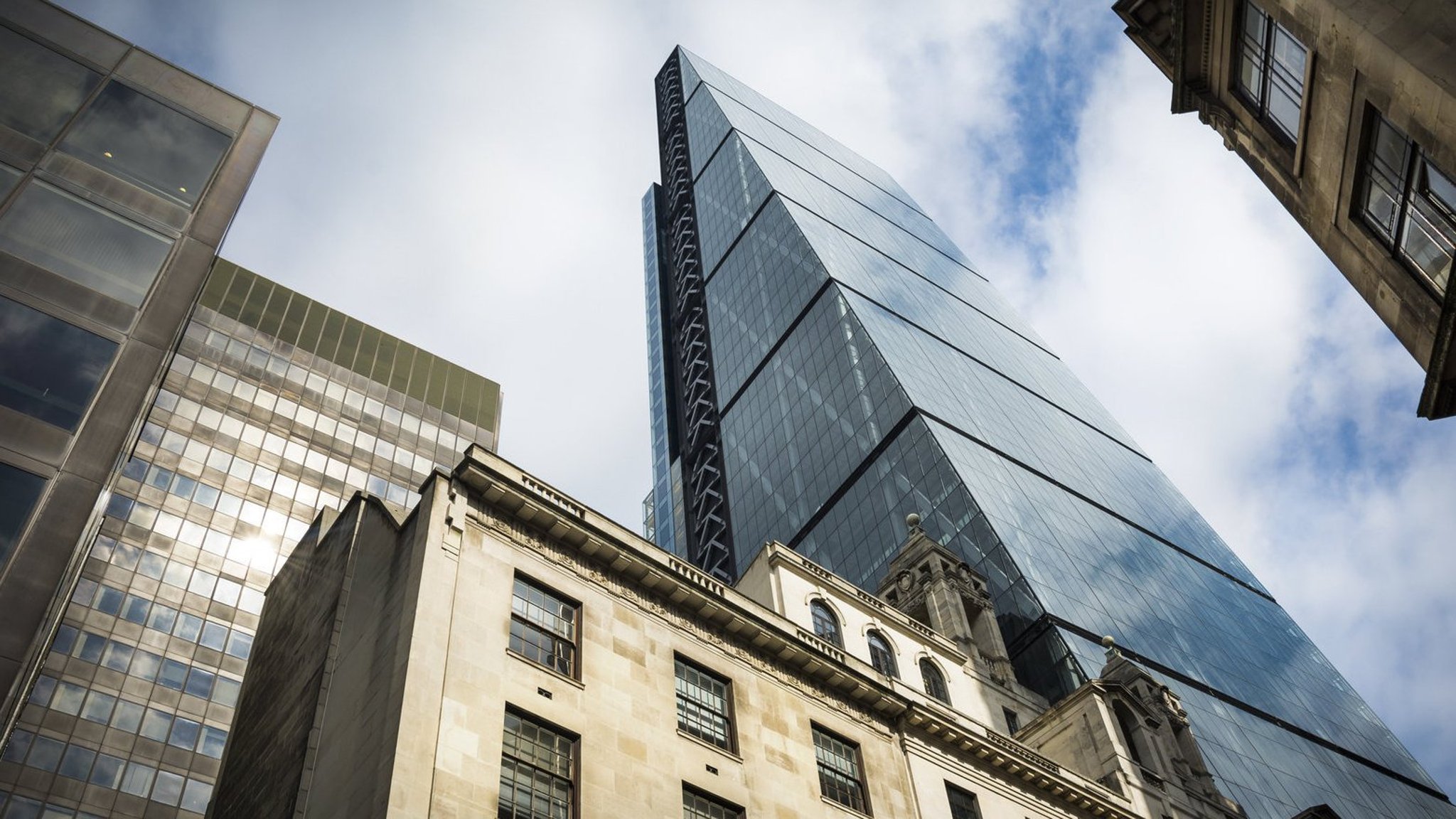 China’s CC Land in talks to buy London’s Cheesegrater for £1bn